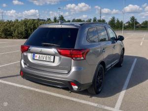 Pelēks Mitsubishi Outlander 2018 Šauļi, ar dzinēja tilpumu 2.36 L un nobraukumu 170 tūkst. km par 12005 €, foto 5 vietnē AUTOMOTO.COM.LV