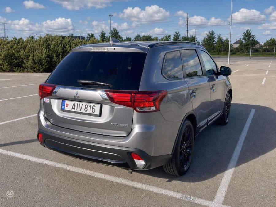 Pelēks Mitsubishi Outlander 2018 Šauļi, ar dzinēja tilpumu 2.36 L un nobraukumu 170 tūkst. km par 12005 €, foto 5 vietnē AUTOMOTO.COM.LV