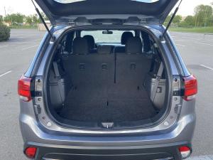 Pelēks Mitsubishi Outlander 2018 Šauļi, ar dzinēja tilpumu 2.36 L un nobraukumu 170 tūkst. km par 12005 €, foto 6 vietnē AUTOMOTO.COM.LV