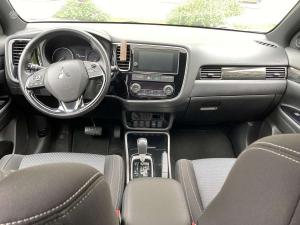 Pelēks Mitsubishi Outlander 2018 Šauļi, ar dzinēja tilpumu 2.36 L un nobraukumu 170 tūkst. km par 12005 €, foto 12 vietnē AUTOMOTO.COM.LV