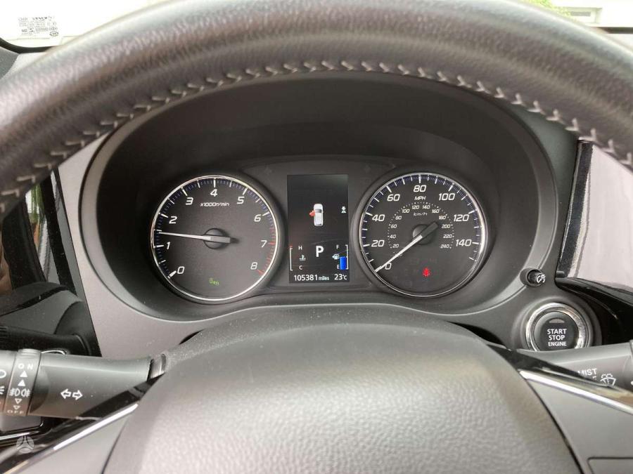 Pelēks Mitsubishi Outlander 2018 Šauļi, ar dzinēja tilpumu 2.36 L un nobraukumu 170 tūkst. km par 12005 €, foto 13 vietnē AUTOMOTO.COM.LV