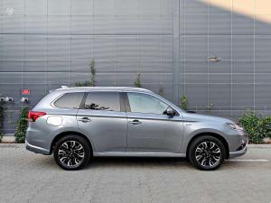 Grey Mitsubishi Outlander 2018 in Klaipeda, with an engine capacity of 2.00 L and mileage of 143 thousand km for 15950 €, photo 5 on AUTOMOTO.COM.LV