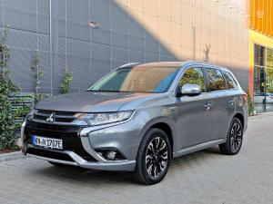 Grey Mitsubishi Outlander 2018 in Klaipeda, with an engine capacity of 2.00 L and mileage of 143 thousand km for 15950 €, photo 12 on AUTOMOTO.COM.LV