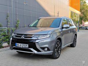 Grey Mitsubishi Outlander 2018 in Klaipeda, with an engine capacity of 2.00 L and mileage of 143 thousand km for 15950 €, photo 13 on AUTOMOTO.COM.LV