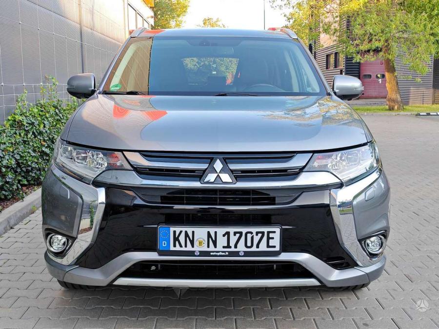 Grey Mitsubishi Outlander 2018 in Klaipeda, with an engine capacity of 2.00 L and mileage of 143 thousand km for 15950 €, photo 14 on AUTOMOTO.COM.LV