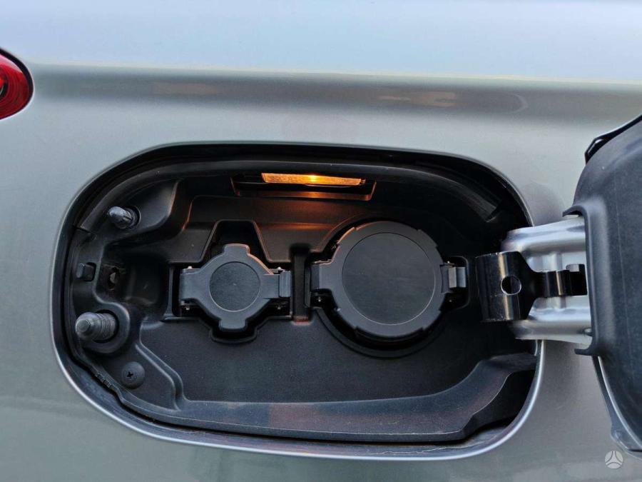 Grey Mitsubishi Outlander 2018 in Klaipeda, with an engine capacity of 2.00 L and mileage of 143 thousand km for 15950 €, photo 19 on AUTOMOTO.COM.LV