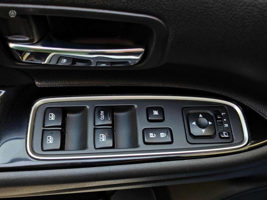 Grey Mitsubishi Outlander 2018 in Klaipeda, with an engine capacity of 2.00 L and mileage of 143 thousand km for 15950 €, photo 29 on AUTOMOTO.COM.LV