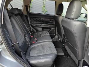 Grey Mitsubishi Outlander 2018 in Klaipeda, with an engine capacity of 2.00 L and mileage of 143 thousand km for 15950 €, photo 33 on AUTOMOTO.COM.LV