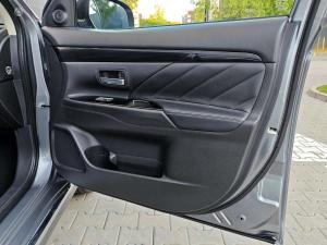 Grey Mitsubishi Outlander 2018 in Klaipeda, with an engine capacity of 2.00 L and mileage of 143 thousand km for 15950 €, photo 34 on AUTOMOTO.COM.LV