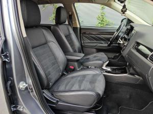 Grey Mitsubishi Outlander 2018 in Klaipeda, with an engine capacity of 2.00 L and mileage of 143 thousand km for 15950 €, photo 35 on AUTOMOTO.COM.LV