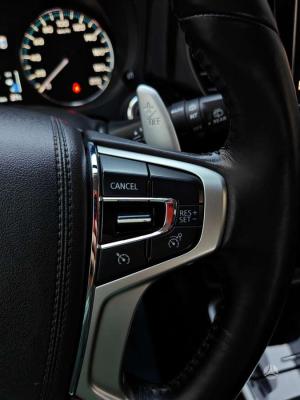 Grey Mitsubishi Outlander 2018 in Klaipeda, with an engine capacity of 2.00 L and mileage of 143 thousand km for 15950 €, photo 46 on AUTOMOTO.COM.LV