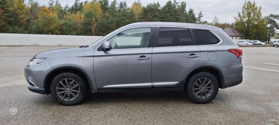 Pelēks Mitsubishi Outlander 2018 Utena, ar dzinēja tilpumu 2.27 L un nobraukumu 157 tūkst. km par 10250 €, foto 3 vietnē AUTOMOTO.COM.LV