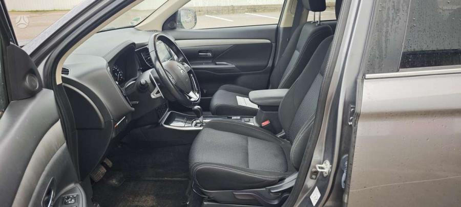Pelēks Mitsubishi Outlander 2018 Utena, ar dzinēja tilpumu 2.27 L un nobraukumu 157 tūkst. km par 10250 €, foto 9 vietnē AUTOMOTO.COM.LV