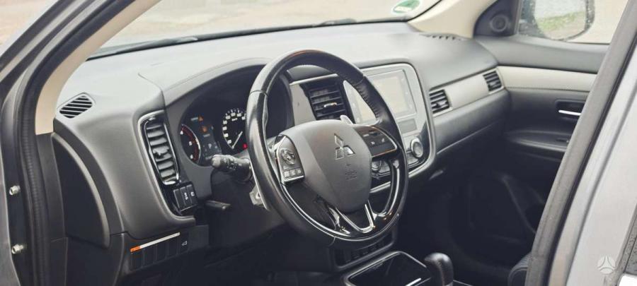 Pelēks Mitsubishi Outlander 2018 Utena, ar dzinēja tilpumu 2.27 L un nobraukumu 157 tūkst. km par 10250 €, foto 10 vietnē AUTOMOTO.COM.LV