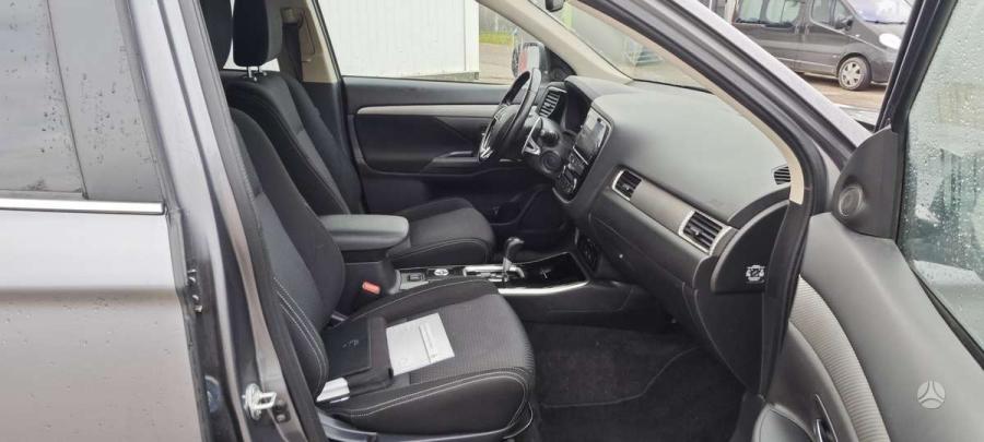Pelēks Mitsubishi Outlander 2018 Utena, ar dzinēja tilpumu 2.27 L un nobraukumu 157 tūkst. km par 10250 €, foto 11 vietnē AUTOMOTO.COM.LV