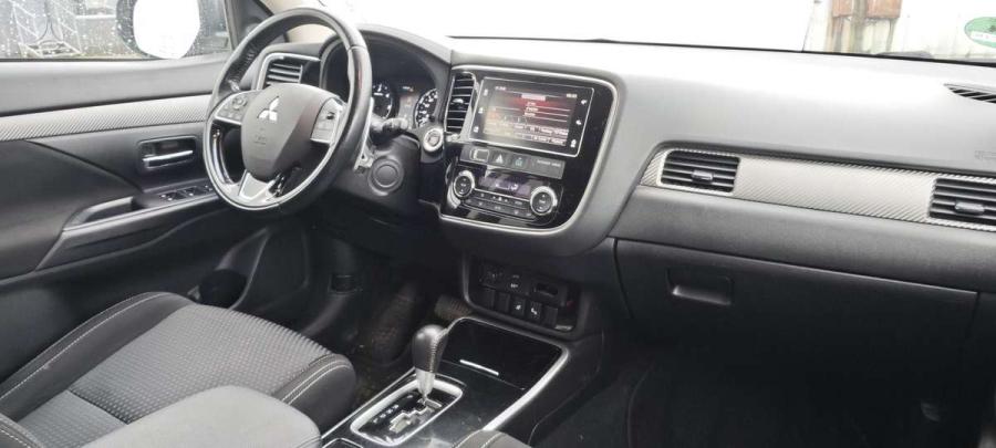 Pelēks Mitsubishi Outlander 2018 Utena, ar dzinēja tilpumu 2.27 L un nobraukumu 157 tūkst. km par 10250 €, foto 12 vietnē AUTOMOTO.COM.LV