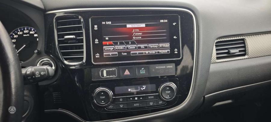 Pelēks Mitsubishi Outlander 2018 Utena, ar dzinēja tilpumu 2.27 L un nobraukumu 157 tūkst. km par 10250 €, foto 16 vietnē AUTOMOTO.COM.LV