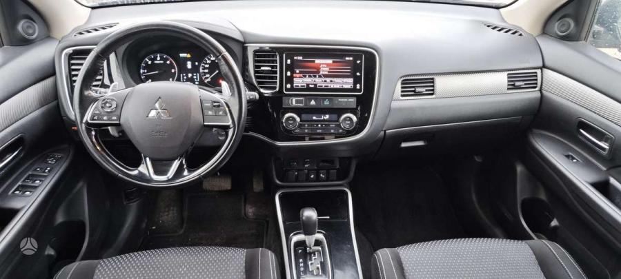 Pelēks Mitsubishi Outlander 2018 Utena, ar dzinēja tilpumu 2.27 L un nobraukumu 157 tūkst. km par 10250 €, foto 21 vietnē AUTOMOTO.COM.LV