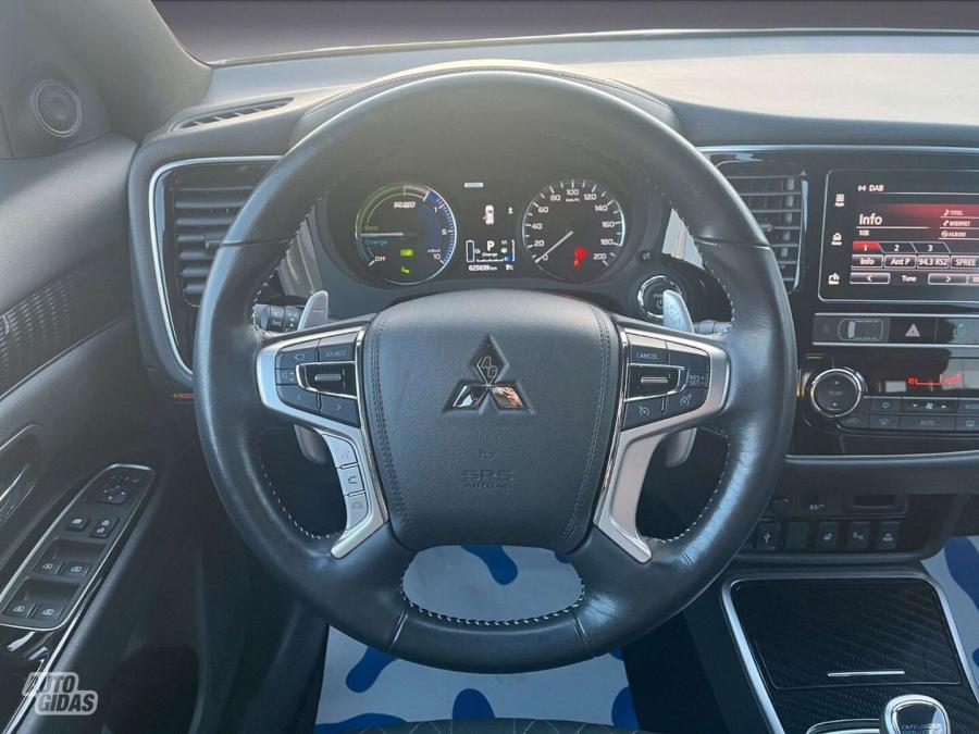 Pelēks Mitsubishi Outlander 2019 Kauņa, ar dzinēja tilpumu 2.40 L un nobraukumu 25 tūkst. km par 27553 €, foto 15 vietnē AUTOMOTO.COM.LV