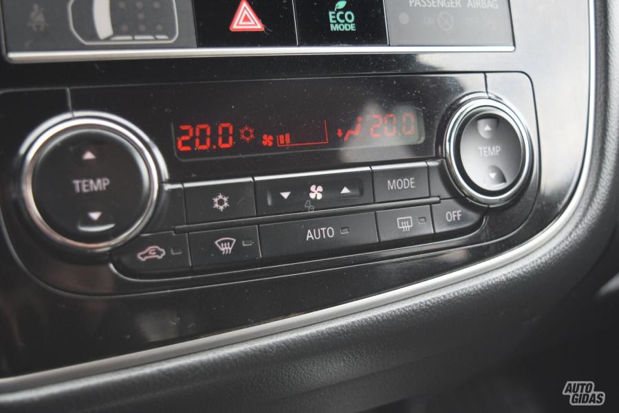 Grey Mitsubishi Outlander 2019 in Vilnius, with an engine capacity of 2.40 L and mileage of 184 thousand km for 16600 €, photo 19 on AUTOMOTO.COM.LV