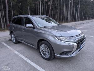 Серый Мицубиси Аутлендер 2019 в Клайпеда, объемом двигателя 2.40 л и пробегом 184 тыс. км за 13900 €, фото 3 на AUTOMOTO.COM.LV