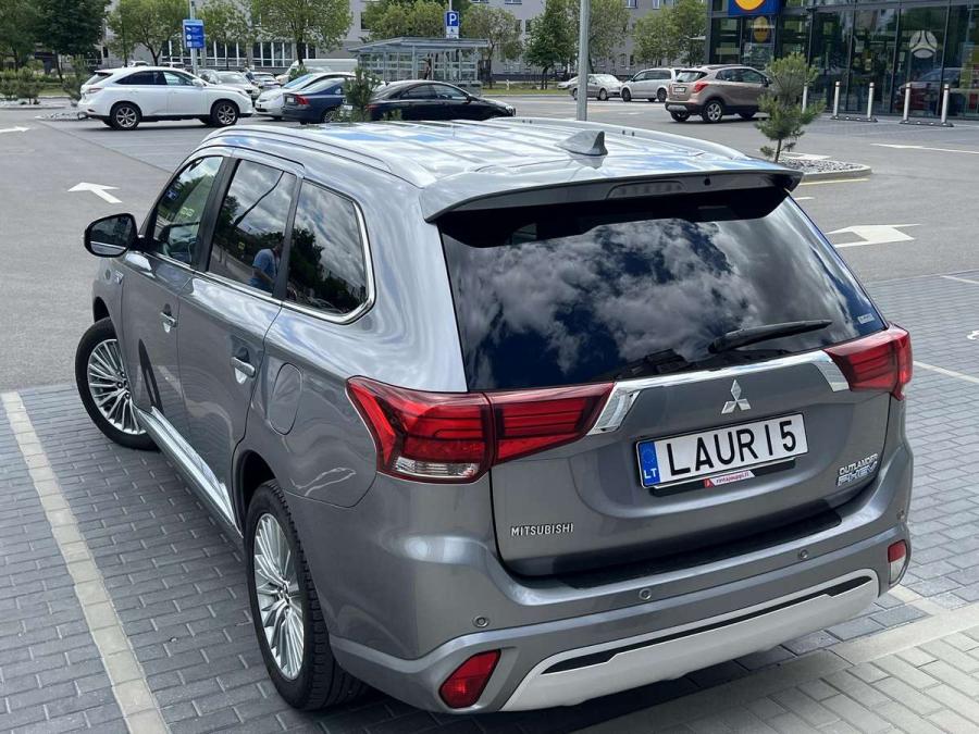 Pelēks Mitsubishi Outlander 2019 Kauņa, ar dzinēja tilpumu 2.36 L un nobraukumu 169 tūkst. km par 16650 €, foto 7 vietnē AUTOMOTO.COM.LV