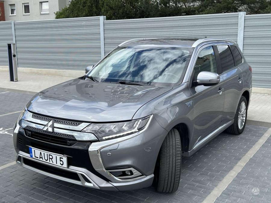 Pelēks Mitsubishi Outlander 2019 Kauņa, ar dzinēja tilpumu 2.36 L un nobraukumu 169 tūkst. km par 16650 €, foto 9 vietnē AUTOMOTO.COM.LV