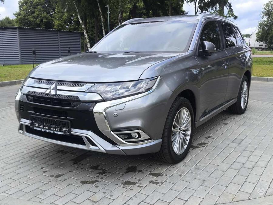 Серый Мицубиси Аутлендер 2019 в Вильнюс, объемом двигателя 2.36 л и пробегом 124 тыс. км за 16590 €, фото 1 на AUTOMOTO.COM.LV