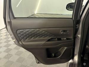 Grey Mitsubishi Outlander 2019 in Marijampole, with an engine capacity of 2.36 L and mileage of 121 thousand km for 17500 €, photo 12 on AUTOMOTO.COM.LV