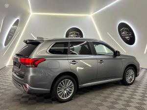 Grey Mitsubishi Outlander 2019 in Marijampole, with an engine capacity of 2.36 L and mileage of 121 thousand km for 17500 €, photo 29 on AUTOMOTO.COM.LV