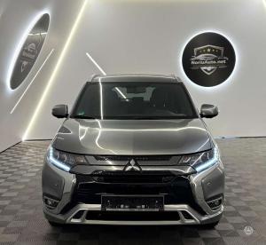Grey Mitsubishi Outlander 2019 in Marijampole, with an engine capacity of 2.36 L and mileage of 121 thousand km for 17500 €, photo 33 on AUTOMOTO.COM.LV