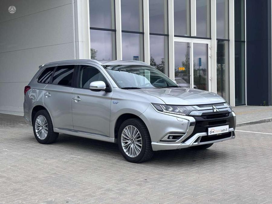 Pelēks Mitsubishi Outlander 2019 Viļņa, ar dzinēja tilpumu 2.36 L un nobraukumu 201 tūkst. km par 15400 €, foto 9 vietnē AUTOMOTO.COM.LV
