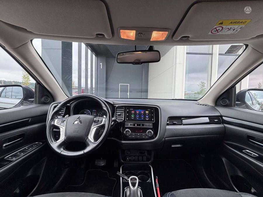 Pelēks Mitsubishi Outlander 2019 Viļņa, ar dzinēja tilpumu 2.36 L un nobraukumu 201 tūkst. km par 15400 €, foto 13 vietnē AUTOMOTO.COM.LV