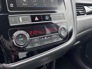 Pelēks Mitsubishi Outlander 2019 Viļņa, ar dzinēja tilpumu 2.36 L un nobraukumu 201 tūkst. km par 15400 €, foto 21 vietnē AUTOMOTO.COM.LV
