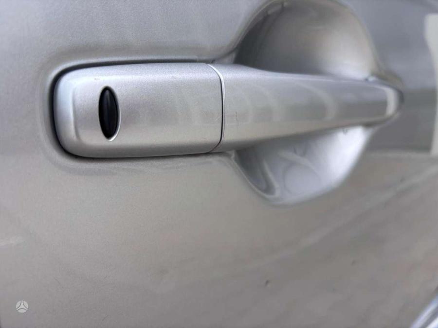 Pelēks Mitsubishi Outlander 2019 Viļņa, ar dzinēja tilpumu 2.36 L un nobraukumu 201 tūkst. km par 15400 €, foto 24 vietnē AUTOMOTO.COM.LV