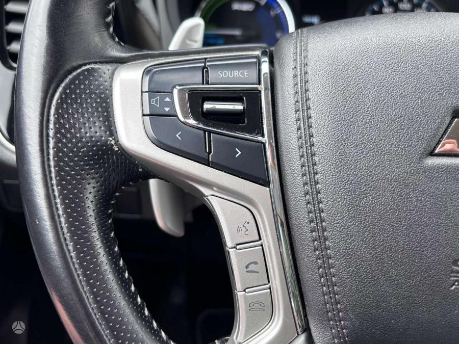 Pelēks Mitsubishi Outlander 2019 Viļņa, ar dzinēja tilpumu 2.36 L un nobraukumu 201 tūkst. km par 15400 €, foto 27 vietnē AUTOMOTO.COM.LV