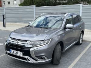 Pelēks Mitsubishi Outlander 2019 Kauņa, ar dzinēja tilpumu 2.40 L un nobraukumu 170 tūkst. km par 16500 €, foto 3 vietnē AUTOMOTO.COM.LV