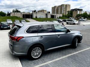 Pelēks Mitsubishi Outlander 2019 Kauņa, ar dzinēja tilpumu 2.40 L un nobraukumu 170 tūkst. km par 16500 €, foto 5 vietnē AUTOMOTO.COM.LV