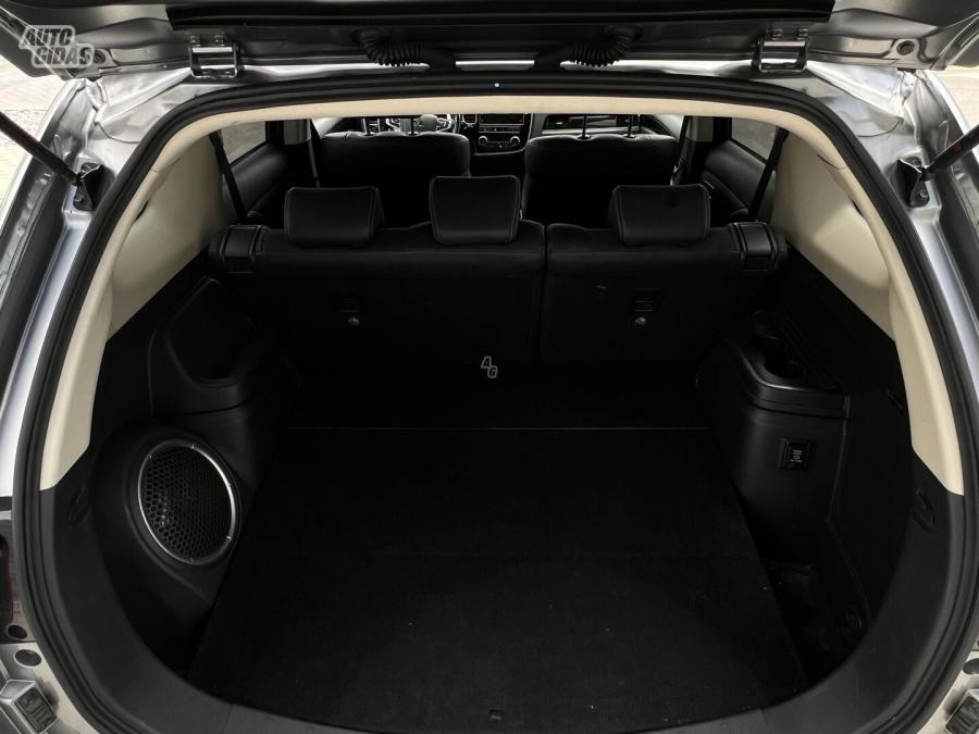Pelēks Mitsubishi Outlander 2019 Kauņa, ar dzinēja tilpumu 2.40 L un nobraukumu 170 tūkst. km par 16500 €, foto 12 vietnē AUTOMOTO.COM.LV