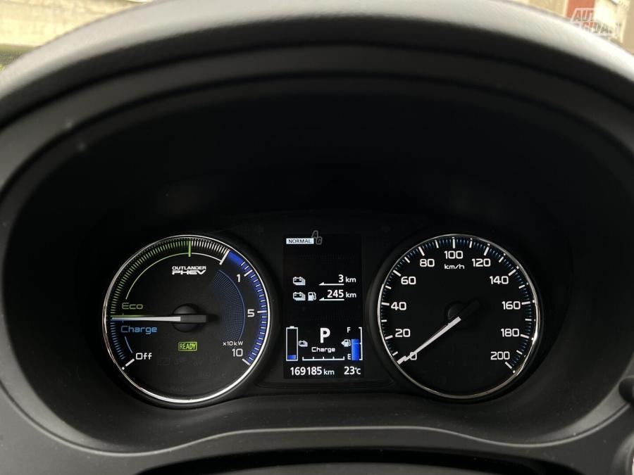 Pelēks Mitsubishi Outlander 2019 Kauņa, ar dzinēja tilpumu 2.40 L un nobraukumu 170 tūkst. km par 16500 €, foto 22 vietnē AUTOMOTO.COM.LV