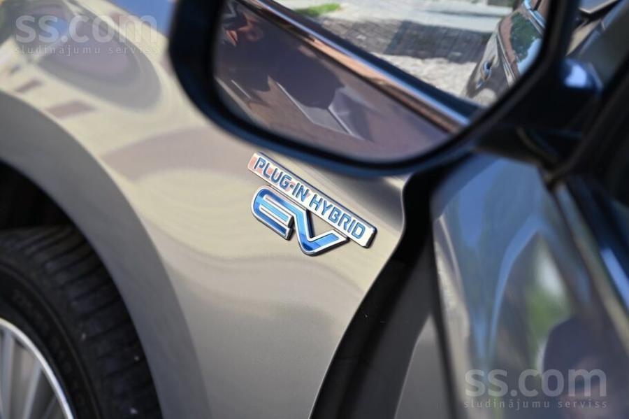 Grey Mitsubishi Outlander 2019 in Jelgava, with an engine capacity of 2.40 L and mileage of 131 thousand km for 18500 €, photo 18 on AUTOMOTO.COM.LV