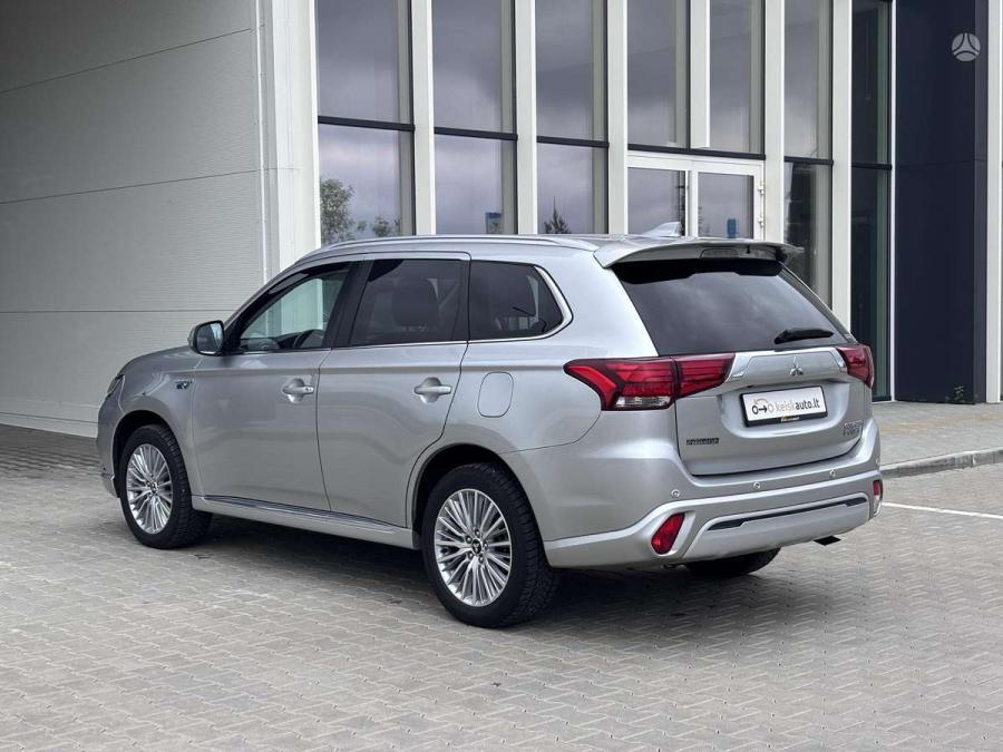 Pelēks Mitsubishi Outlander 2019 Viļņa, ar dzinēja tilpumu 2.36 L un nobraukumu 201 tūkst. km par 15400 €, foto 12 vietnē AUTOMOTO.COM.LV