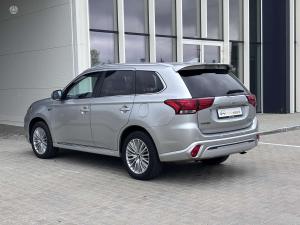 Pelēks Mitsubishi Outlander 2019 Viļņa, ar dzinēja tilpumu 2.36 L un nobraukumu 201 tūkst. km par 15400 €, foto 13 vietnē AUTOMOTO.COM.LV