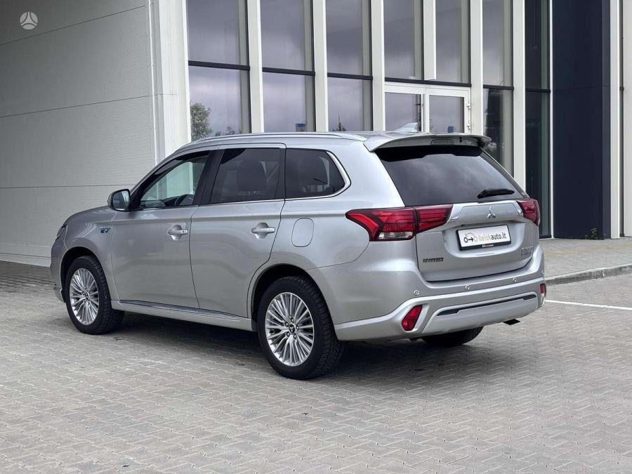 Pelēks Mitsubishi Outlander 2019 Viļņa, ar dzinēja tilpumu 2.36 L un nobraukumu 201 tūkst. km par 15400 €, foto 13 vietnē AUTOMOTO.COM.LV