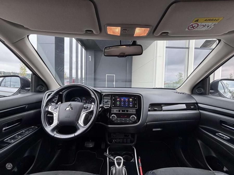 Pelēks Mitsubishi Outlander 2019 Viļņa, ar dzinēja tilpumu 2.36 L un nobraukumu 201 tūkst. km par 15400 €, foto 16 vietnē AUTOMOTO.COM.LV