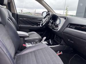 Pelēks Mitsubishi Outlander 2019 Viļņa, ar dzinēja tilpumu 2.36 L un nobraukumu 201 tūkst. km par 15400 €, foto 19 vietnē AUTOMOTO.COM.LV