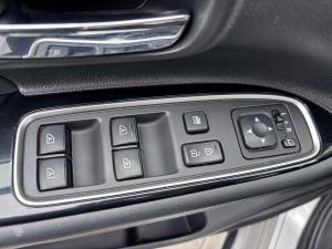 Pelēks Mitsubishi Outlander 2019 Viļņa, ar dzinēja tilpumu 2.36 L un nobraukumu 201 tūkst. km par 15400 €, foto 20 vietnē AUTOMOTO.COM.LV
