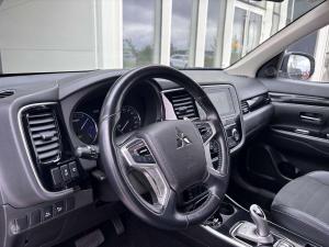 Pelēks Mitsubishi Outlander 2019 Viļņa, ar dzinēja tilpumu 2.36 L un nobraukumu 201 tūkst. km par 15400 €, foto 22 vietnē AUTOMOTO.COM.LV