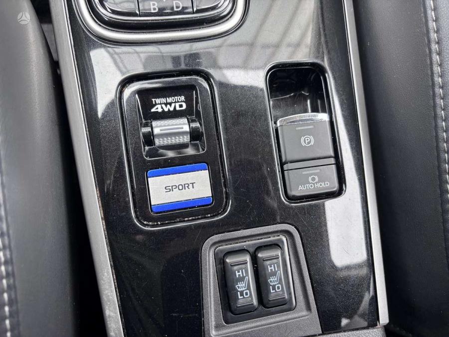 Pelēks Mitsubishi Outlander 2019 Viļņa, ar dzinēja tilpumu 2.36 L un nobraukumu 201 tūkst. km par 15400 €, foto 23 vietnē AUTOMOTO.COM.LV