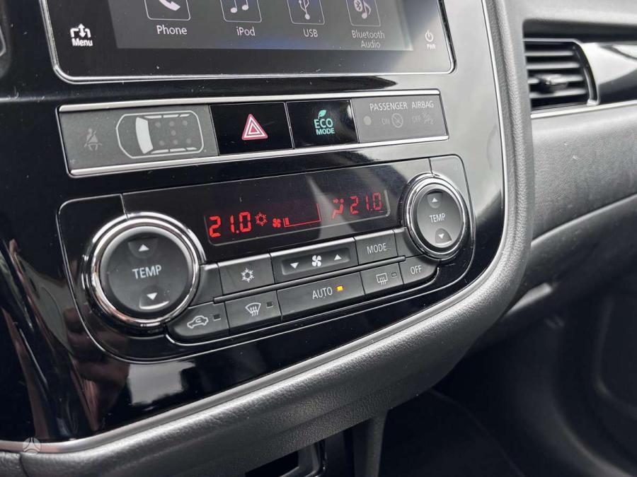 Pelēks Mitsubishi Outlander 2019 Viļņa, ar dzinēja tilpumu 2.36 L un nobraukumu 201 tūkst. km par 15400 €, foto 24 vietnē AUTOMOTO.COM.LV